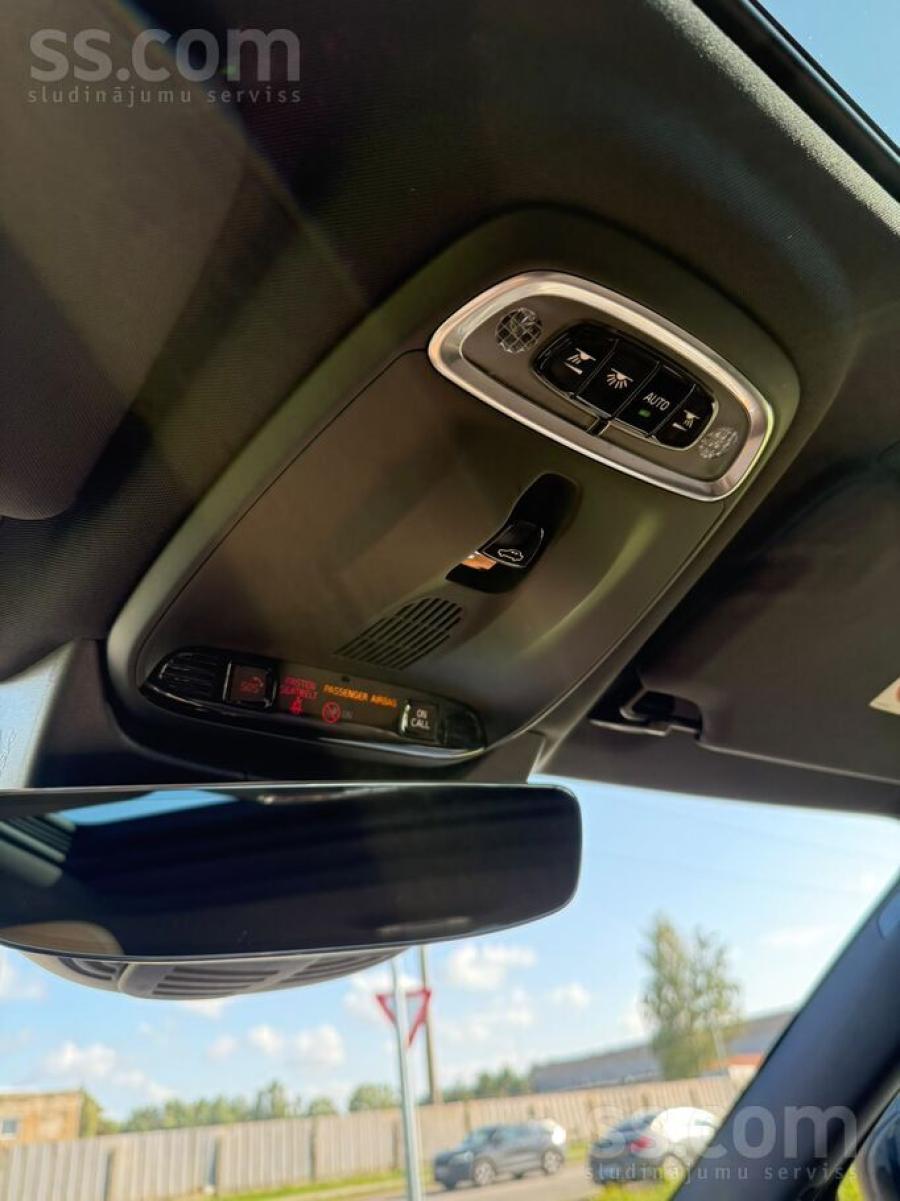 Black Volvo S90 2016 in Riga, with an engine capacity of 2.00 L and mileage of 285 thousand km for 18200 €, photo 15 on AUTOMOTO.COM.LV