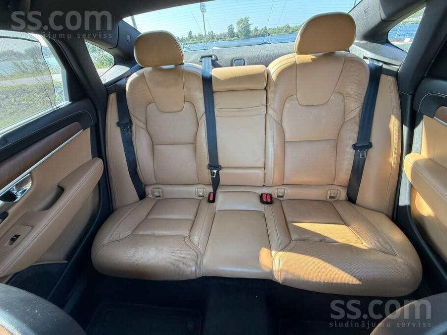 Black Volvo S90 2016 in Riga, with an engine capacity of 2.00 L and mileage of 285 thousand km for 18200 €, photo 17 on AUTOMOTO.COM.LV