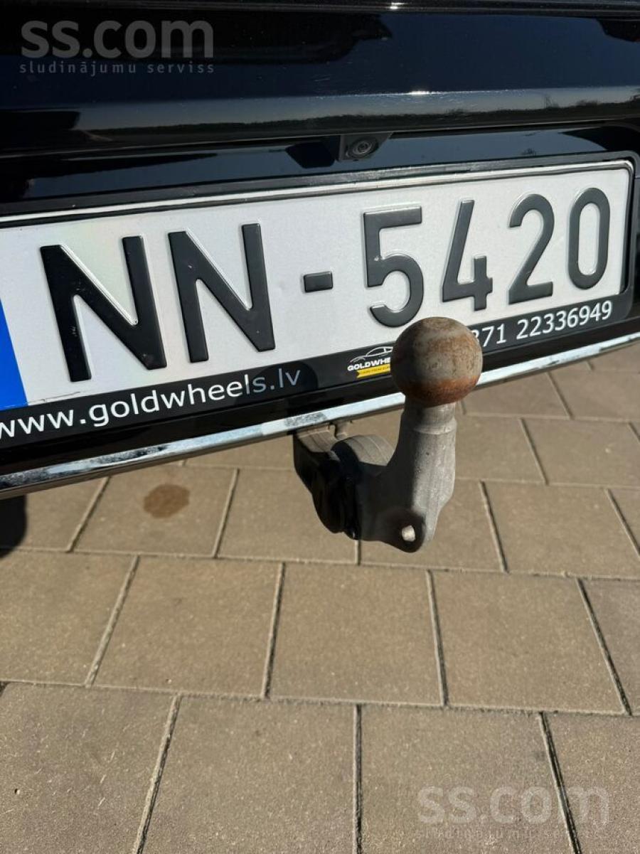 Black Volvo S90 2016 in Riga, with an engine capacity of 2.00 L and mileage of 285 thousand km for 18200 €, photo 20 on AUTOMOTO.COM.LV