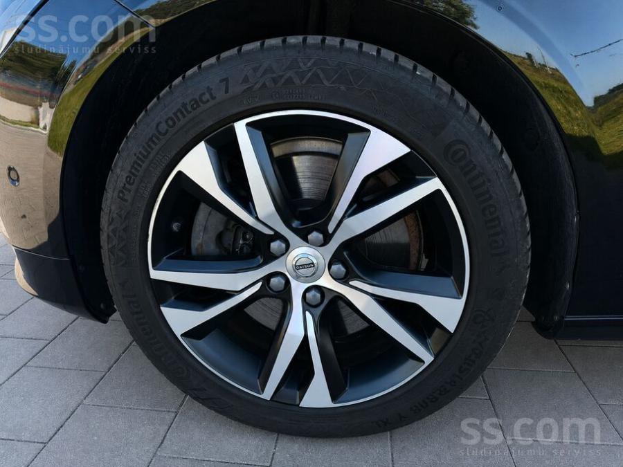 Black Volvo S90 2016 in Riga, with an engine capacity of 2.00 L and mileage of 285 thousand km for 18200 €, photo 21 on AUTOMOTO.COM.LV