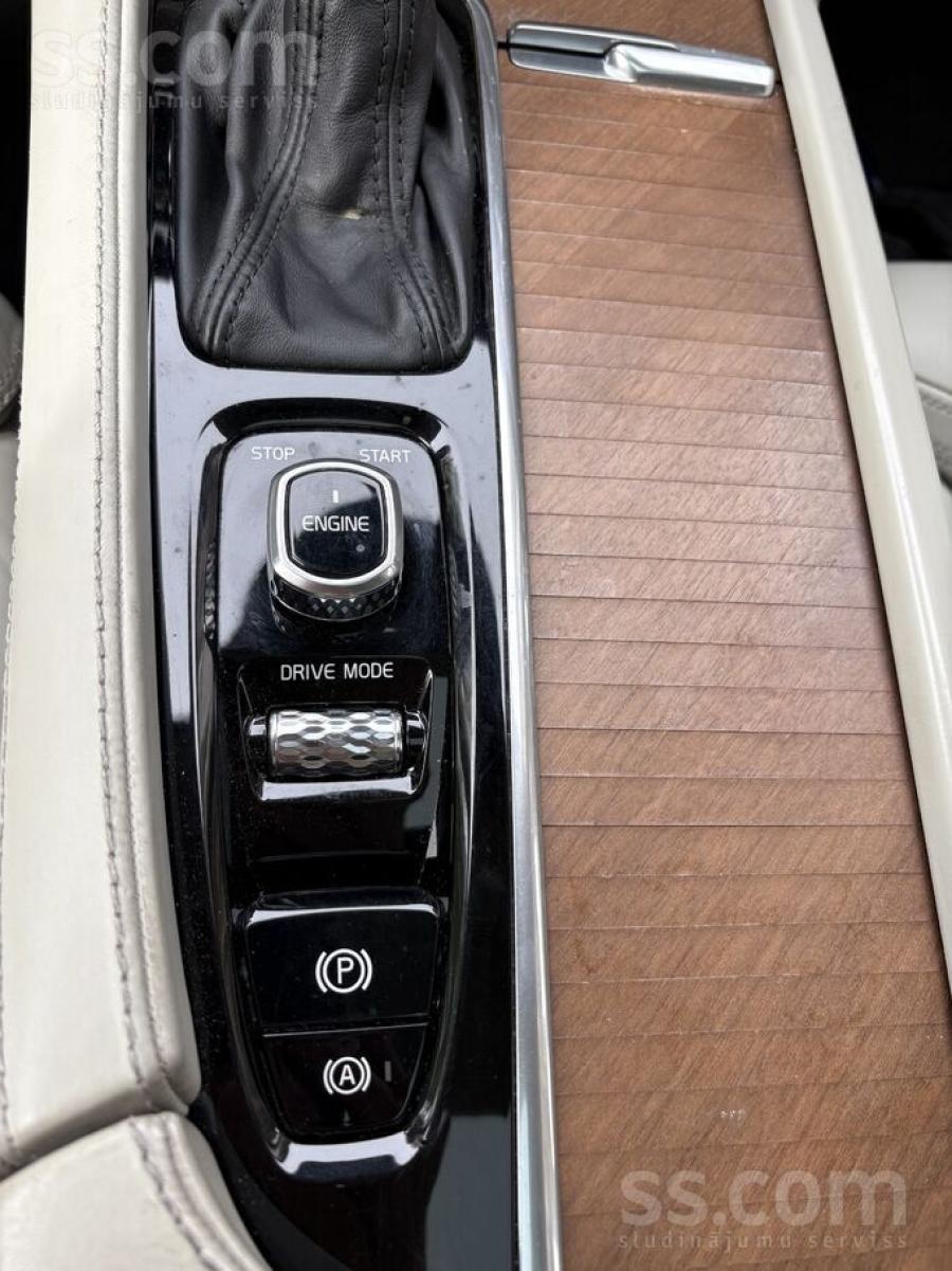 Black Volvo S90 2016 in Riga, with an engine capacity of 2.00 L and mileage of 291 thousand km for 15000 €, photo 7 on AUTOMOTO.COM.LV