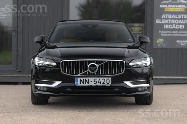 Black Volvo S90 2016 in Jelgava, with an engine capacity of 2.00 L and mileage of 287 thousand km for 17900 €, photo 4 on AUTOMOTO.COM.LV