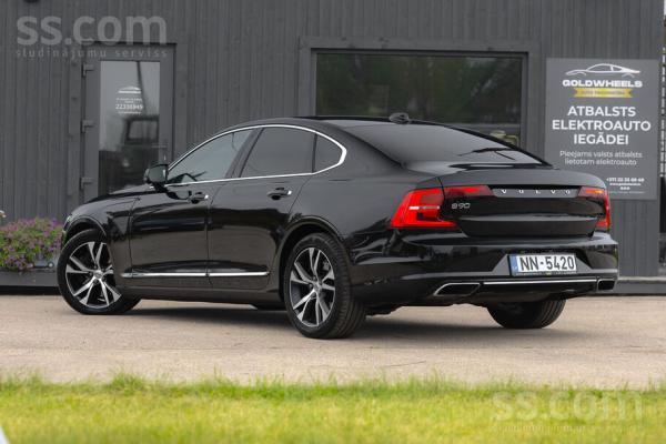 Black Volvo S90 2016 in Jelgava, with an engine capacity of 2.00 L and mileage of 287 thousand km for 17900 €, photo 5 on AUTOMOTO.COM.LV