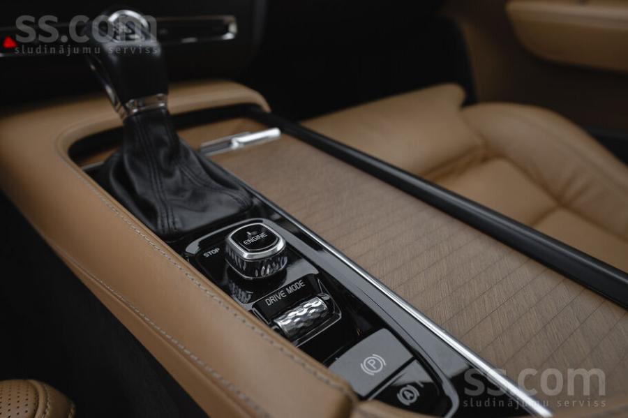 Melns Volvo S90 2016 Jelgava, ar dzinēja tilpumu 2.00 L un nobraukumu 287 tūkst. km par 17900 €, foto 21 vietnē AUTOMOTO.COM.LV