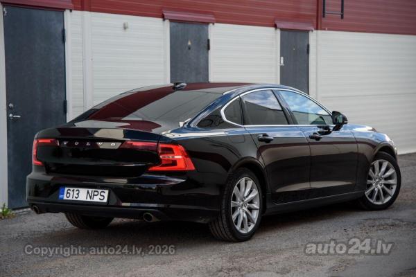 Black Volvo S90 2017 in Parnu, with an engine capacity of 2.00 L and mileage of 268 thousand km for 19900 €, photo 6 on AUTOMOTO.COM.LV