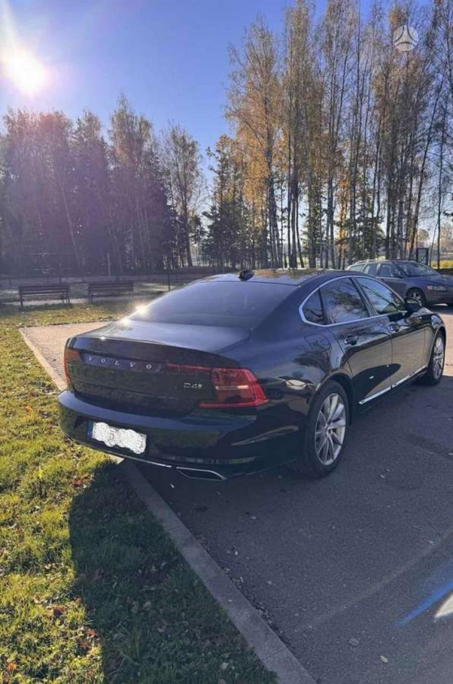 Melns Volvo S90 2017 Plungė, ar dzinēja tilpumu 1.97 L un nobraukumu 293 tūkst. km par 15500 €, foto 3 vietnē AUTOMOTO.COM.LV