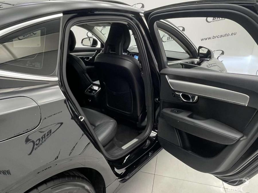Black Volvo S90 2017 in Vilnius, with an engine capacity of 1.97 L and mileage of 168 thousand km for 16250 €, photo 13 on AUTOMOTO.COM.LV
