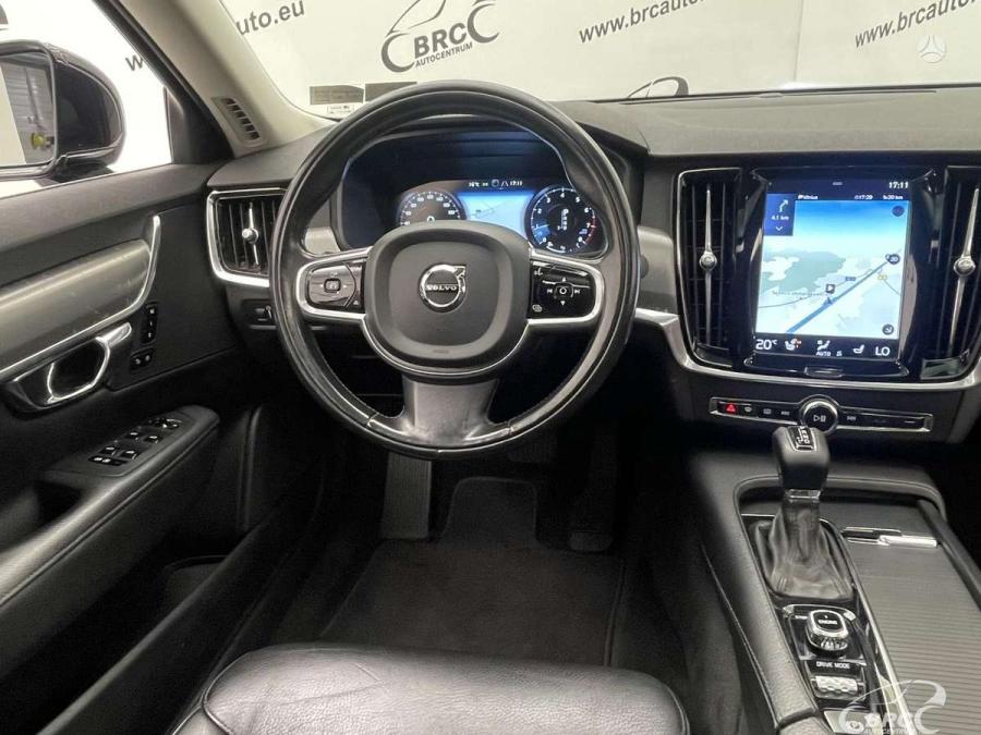 Black Volvo S90 2017 in Vilnius, with an engine capacity of 1.97 L and mileage of 168 thousand km for 16250 €, photo 15 on AUTOMOTO.COM.LV