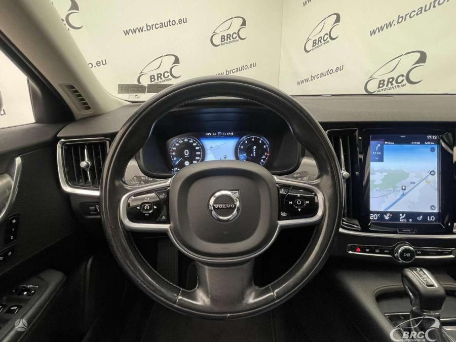 Black Volvo S90 2017 in Vilnius, with an engine capacity of 1.97 L and mileage of 168 thousand km for 16250 €, photo 29 on AUTOMOTO.COM.LV