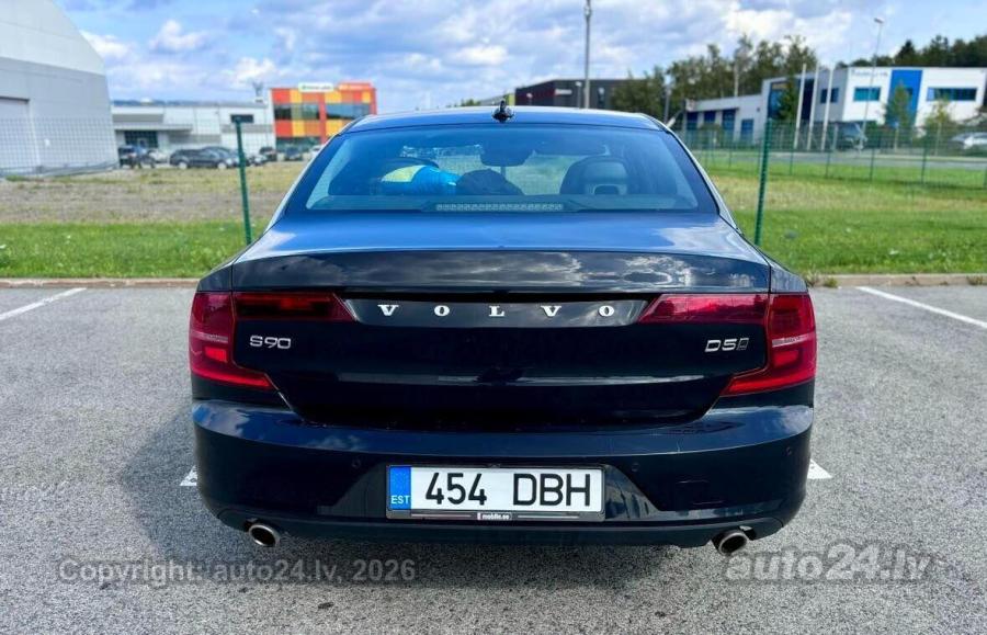 Black Volvo S90 2017 in Tallinn, with an engine capacity of 2.00 L and mileage of 180 thousand km for 20500 €, photo 8 on AUTOMOTO.COM.LV