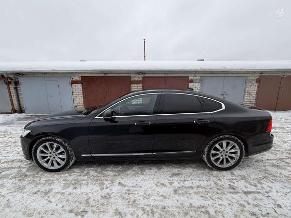 Black Volvo S90 2017 in Kaunas, with an engine capacity of 2.01 L and mileage of 302 thousand km for 12900 €, photo 2 on AUTOMOTO.COM.LV