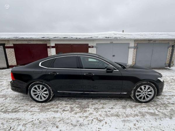 Black Volvo S90 2017 in Kaunas, with an engine capacity of 2.01 L and mileage of 302 thousand km for 12900 €, photo 6 on AUTOMOTO.COM.LV