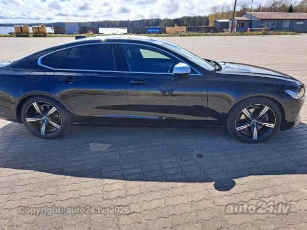 Black Volvo S90 2017 in Kardla, with an engine capacity of 2.00 L and mileage of 71 thousand km for 25000 €, photo 6 on AUTOMOTO.COM.LV