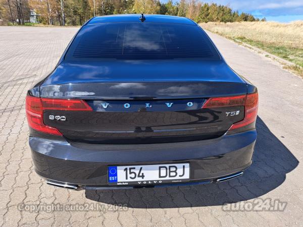 Black Volvo S90 2017 in Kardla, with an engine capacity of 2.00 L and mileage of 71 thousand km for 25000 €, photo 8 on AUTOMOTO.COM.LV