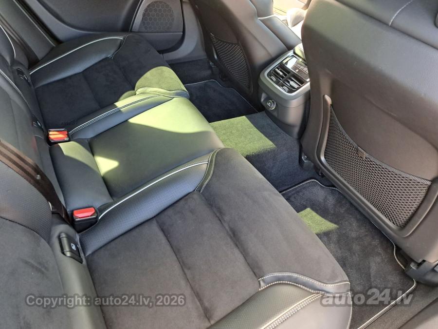 Melns Volvo S90 2017 Kerdla, ar dzinēja tilpumu 2.00 L un nobraukumu 71 tūkst. km par 25000 €, foto 17 vietnē AUTOMOTO.COM.LV