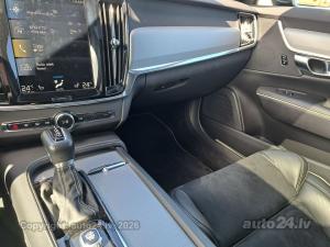 Melns Volvo S90 2017 Kerdla, ar dzinēja tilpumu 2.00 L un nobraukumu 71 tūkst. km par 25000 €, foto 21 vietnē AUTOMOTO.COM.LV