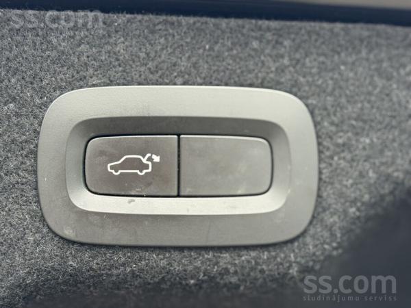 Melns Volvo S90 2017 Rīga, ar dzinēja tilpumu 2.00 L un nobraukumu 0 tūkst. km par 17800 €, foto 5 vietnē AUTOMOTO.COM.LV
