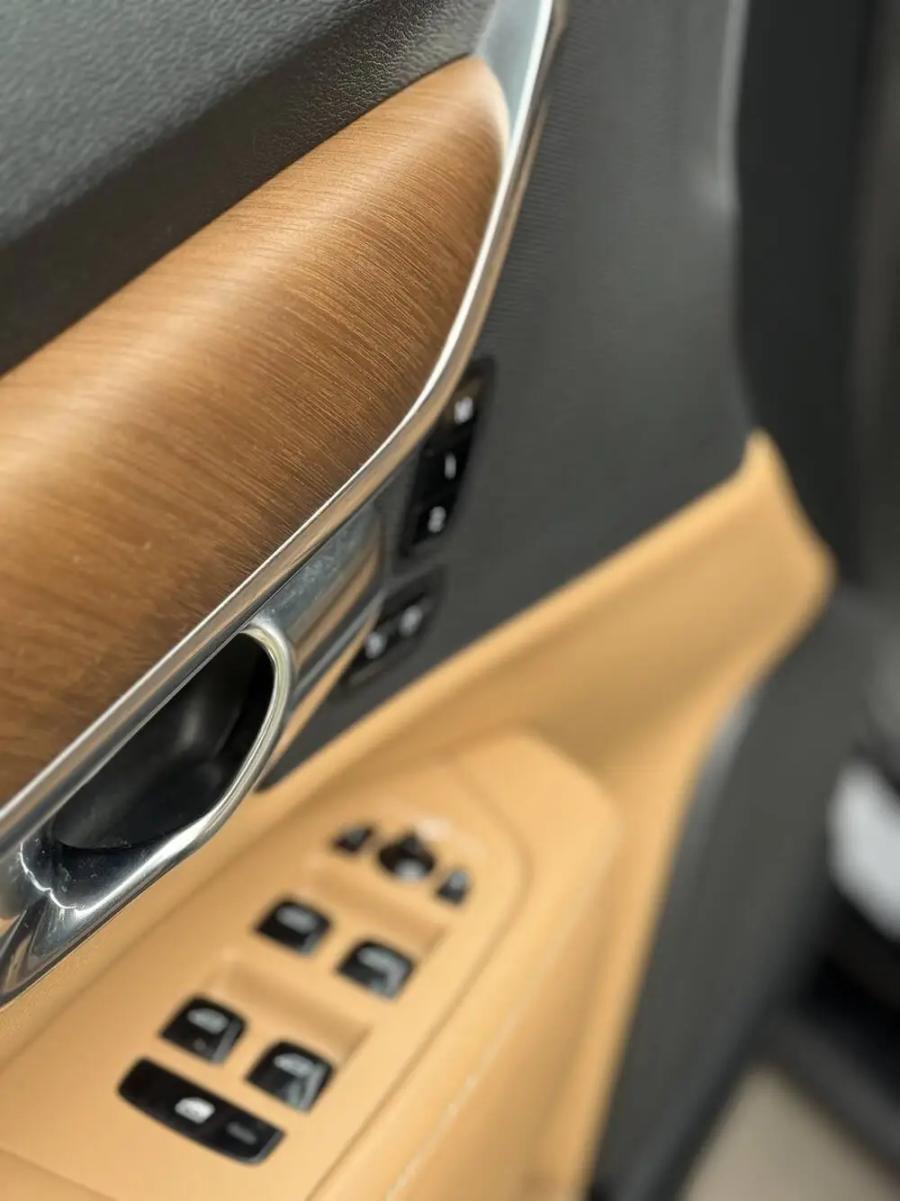 Melns Volvo S90 2017 Rīga, ar dzinēja tilpumu 2.00 L un nobraukumu 193 tūkst. km par 17800 €, foto 9 vietnē AUTOMOTO.COM.LV
