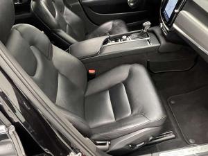 Black Volvo S90 2017 in Vilnius, with an engine capacity of 1.97 L and mileage of 168 thousand km for 14400 €, photo 7 on AUTOMOTO.COM.LV