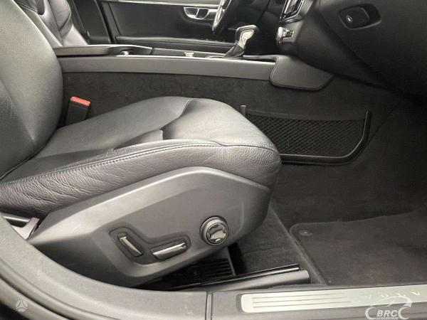 Black Volvo S90 2017 in Vilnius, with an engine capacity of 1.97 L and mileage of 168 thousand km for 14400 €, photo 8 on AUTOMOTO.COM.LV