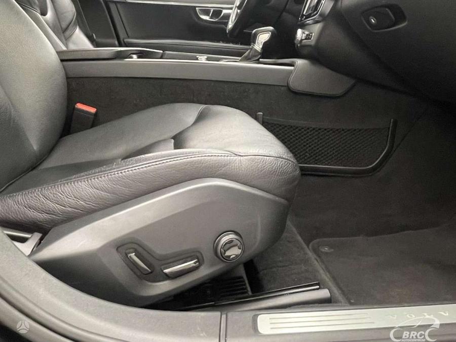 Black Volvo S90 2017 in Vilnius, with an engine capacity of 1.97 L and mileage of 168 thousand km for 14400 €, photo 8 on AUTOMOTO.COM.LV