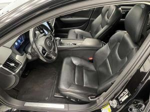 Black Volvo S90 2017 in Vilnius, with an engine capacity of 1.97 L and mileage of 168 thousand km for 14400 €, photo 23 on AUTOMOTO.COM.LV