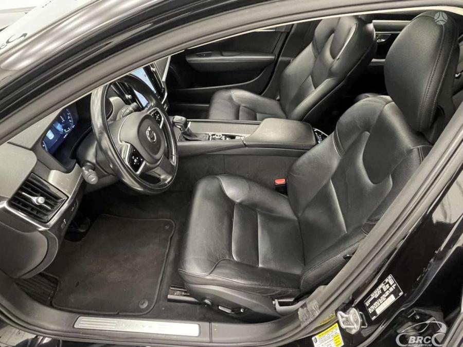 Black Volvo S90 2017 in Vilnius, with an engine capacity of 1.97 L and mileage of 168 thousand km for 14400 €, photo 23 on AUTOMOTO.COM.LV