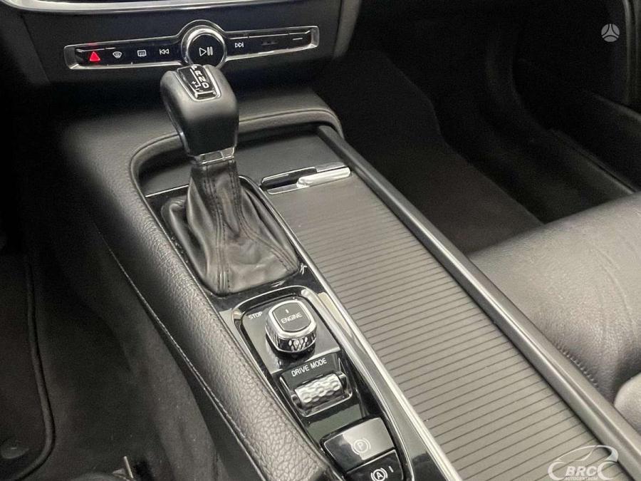 Black Volvo S90 2017 in Vilnius, with an engine capacity of 1.97 L and mileage of 168 thousand km for 14400 €, photo 28 on AUTOMOTO.COM.LV