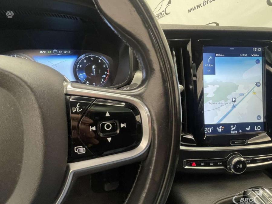Black Volvo S90 2017 in Vilnius, with an engine capacity of 1.97 L and mileage of 168 thousand km for 14400 €, photo 31 on AUTOMOTO.COM.LV