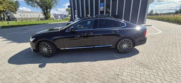 Black Volvo S90 2017 in Vilnius, with an engine capacity of 1.97 L and mileage of 199 thousand km for 21500 €, photo 3 on AUTOMOTO.COM.LV