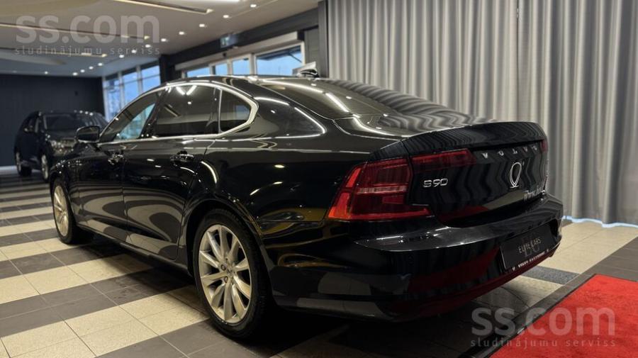 Black Volvo S90 2018 in Riga, with an engine capacity of 2.00 L and mileage of 158 thousand km for 18990 €, photo 6 on AUTOMOTO.COM.LV