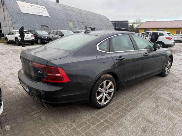 Melns Volvo S90 2018 Kauņa, ar dzinēja tilpumu 1.97 L un nobraukumu 254 tūkst. km par 10300 €, foto 4 vietnē AUTOMOTO.COM.LV