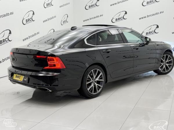 Black Volvo S90 2018 in Avizieniai, with an engine capacity of 2.00 L and mileage of 82 thousand km for 17900 €, photo 2 on AUTOMOTO.COM.LV