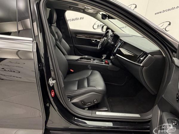 Black Volvo S90 2018 in Avizieniai, with an engine capacity of 2.00 L and mileage of 82 thousand km for 17900 €, photo 4 on AUTOMOTO.COM.LV