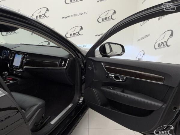 Black Volvo S90 2018 in Avizieniai, with an engine capacity of 2.00 L and mileage of 82 thousand km for 17900 €, photo 8 on AUTOMOTO.COM.LV