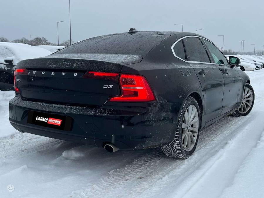 Black Volvo S90 2018 in Vilnius, with an engine capacity of 1.97 L and mileage of 225 thousand km for 15790 €, photo 7 on AUTOMOTO.COM.LV