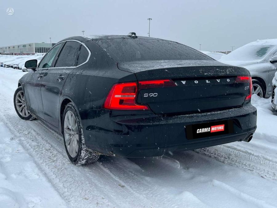 Black Volvo S90 2018 in Vilnius, with an engine capacity of 1.97 L and mileage of 225 thousand km for 15790 €, photo 9 on AUTOMOTO.COM.LV