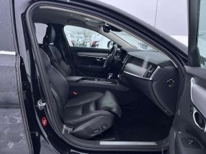 Black Volvo S90 2018 in Vilnius, with an engine capacity of 1.97 L and mileage of 225 thousand km for 15790 €, photo 15 on AUTOMOTO.COM.LV