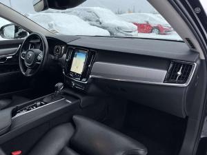 Black Volvo S90 2018 in Vilnius, with an engine capacity of 1.97 L and mileage of 225 thousand km for 15790 €, photo 25 on AUTOMOTO.COM.LV