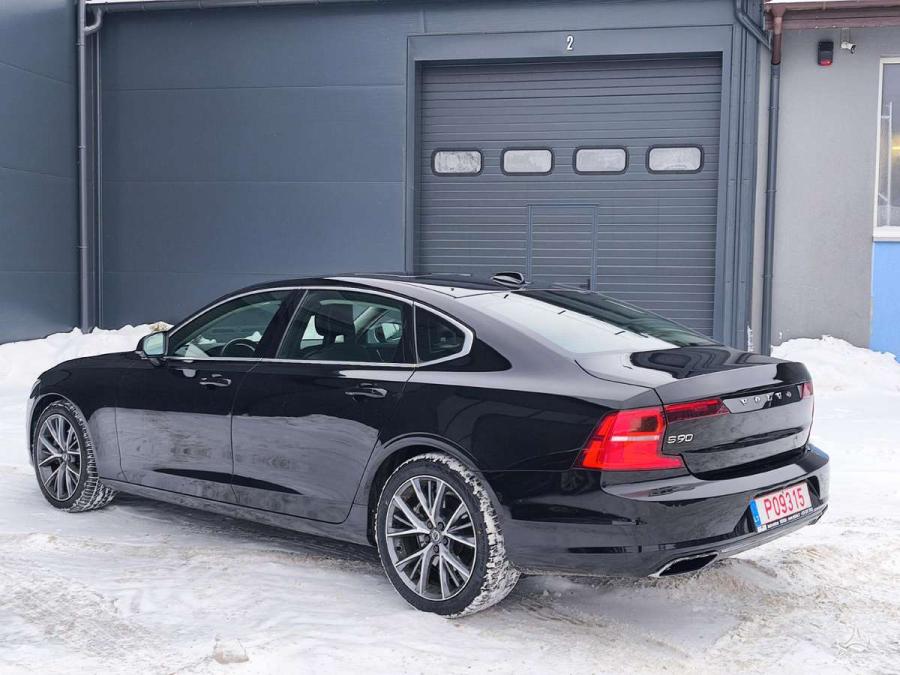 Black Volvo S90 2018 in Klaipeda, with an engine capacity of 2.00 L and mileage of 52 thousand km for 21500 €, photo 6 on AUTOMOTO.COM.LV