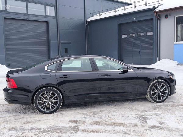 Black Volvo S90 2018 in Klaipeda, with an engine capacity of 2.00 L and mileage of 52 thousand km for 21500 €, photo 7 on AUTOMOTO.COM.LV