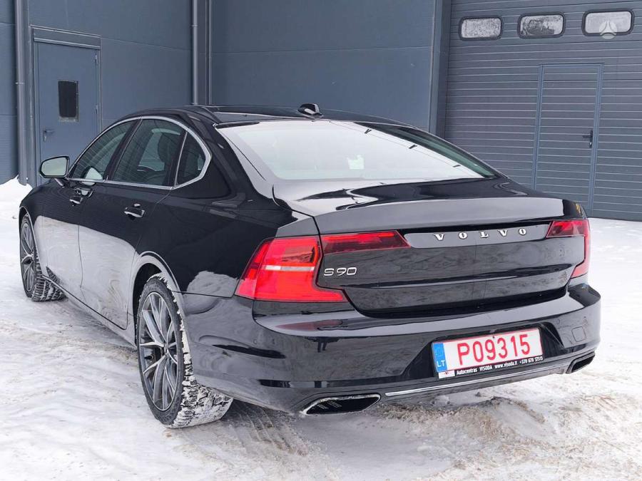 Black Volvo S90 2018 in Klaipeda, with an engine capacity of 2.00 L and mileage of 52 thousand km for 21500 €, photo 8 on AUTOMOTO.COM.LV