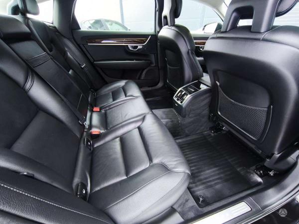 Black Volvo S90 2018 in Klaipeda, with an engine capacity of 2.00 L and mileage of 52 thousand km for 21500 €, photo 10 on AUTOMOTO.COM.LV
