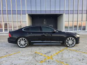 Melns Volvo S90 2018 Viļņa, ar dzinēja tilpumu 2.00 L un nobraukumu 175 tūkst. km par 25950 €, foto  vietnē AUTOMOTO.COM.LV