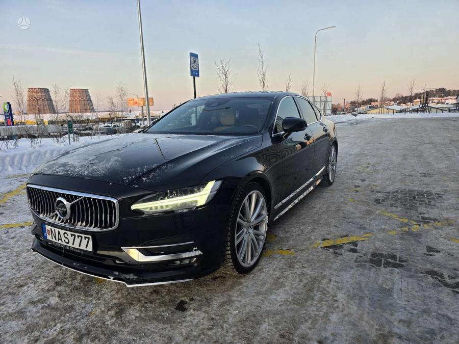 Melns Volvo S90 2018 Viļņa, ar dzinēja tilpumu 2.00 L un nobraukumu 175 tūkst. km par 25950 €, foto 3 vietnē AUTOMOTO.COM.LV