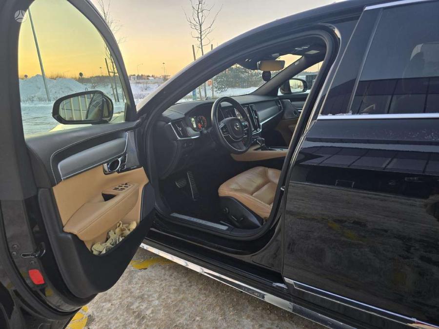 Melns Volvo S90 2018 Viļņa, ar dzinēja tilpumu 2.00 L un nobraukumu 175 tūkst. km par 25950 €, foto 8 vietnē AUTOMOTO.COM.LV