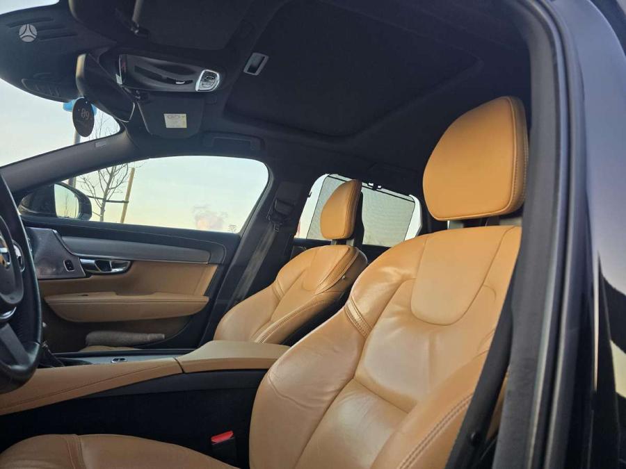 Melns Volvo S90 2018 Viļņa, ar dzinēja tilpumu 2.00 L un nobraukumu 175 tūkst. km par 25950 €, foto 9 vietnē AUTOMOTO.COM.LV