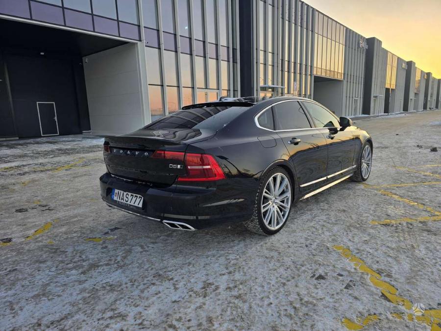 Melns Volvo S90 2018 Viļņa, ar dzinēja tilpumu 2.00 L un nobraukumu 175 tūkst. km par 25950 €, foto 18 vietnē AUTOMOTO.COM.LV