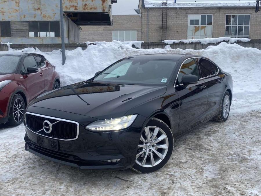 Black Volvo S90 2018 in Vilnius, with an engine capacity of 1.97 L and mileage of 224 thousand km for 14400 €, photo 1 on AUTOMOTO.COM.LV