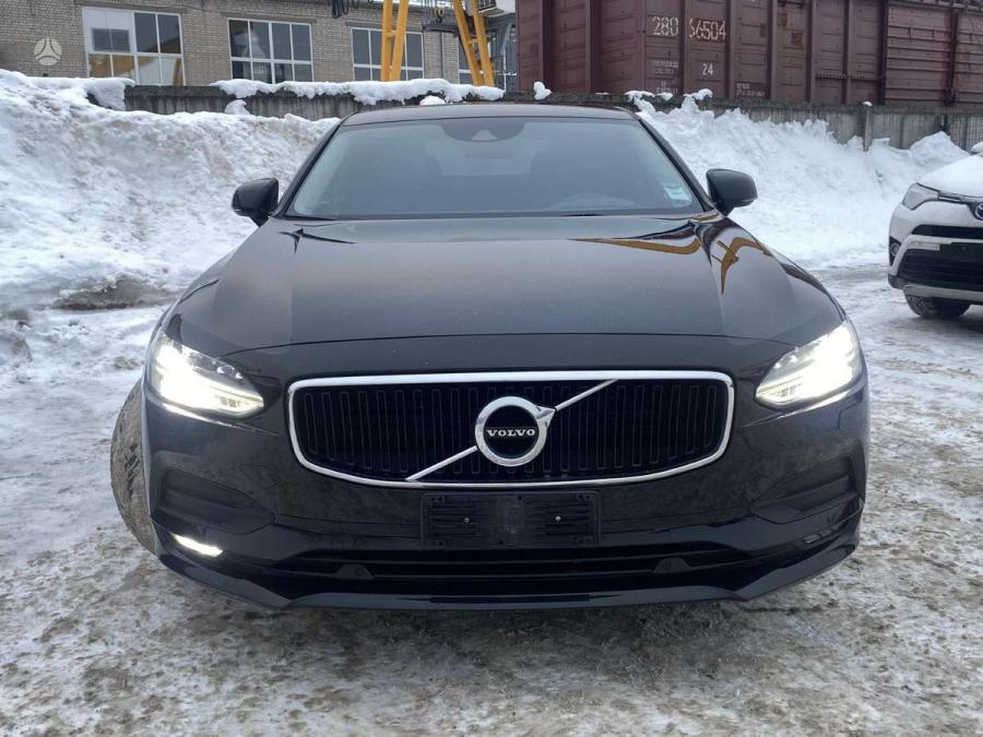 Black Volvo S90 2018 in Vilnius, with an engine capacity of 1.97 L and mileage of 224 thousand km for 14400 €, photo 4 on AUTOMOTO.COM.LV